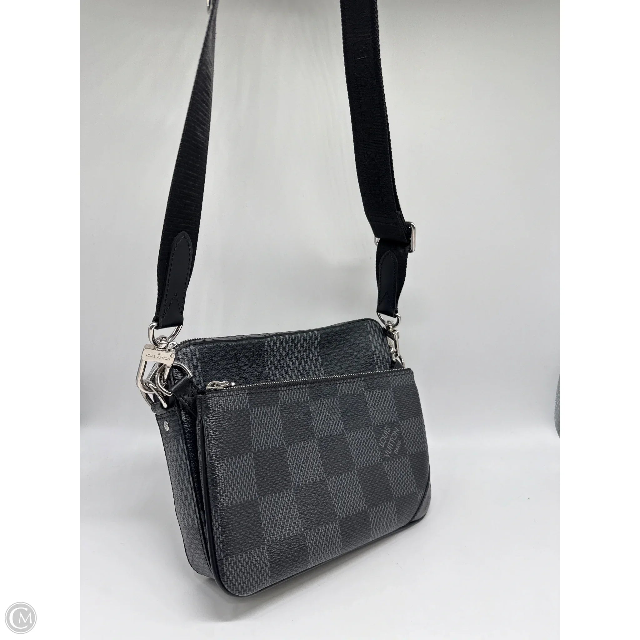 Crossbody Luxury Designer By Louis Vuitton, Size: Medium – Clothes Mentor